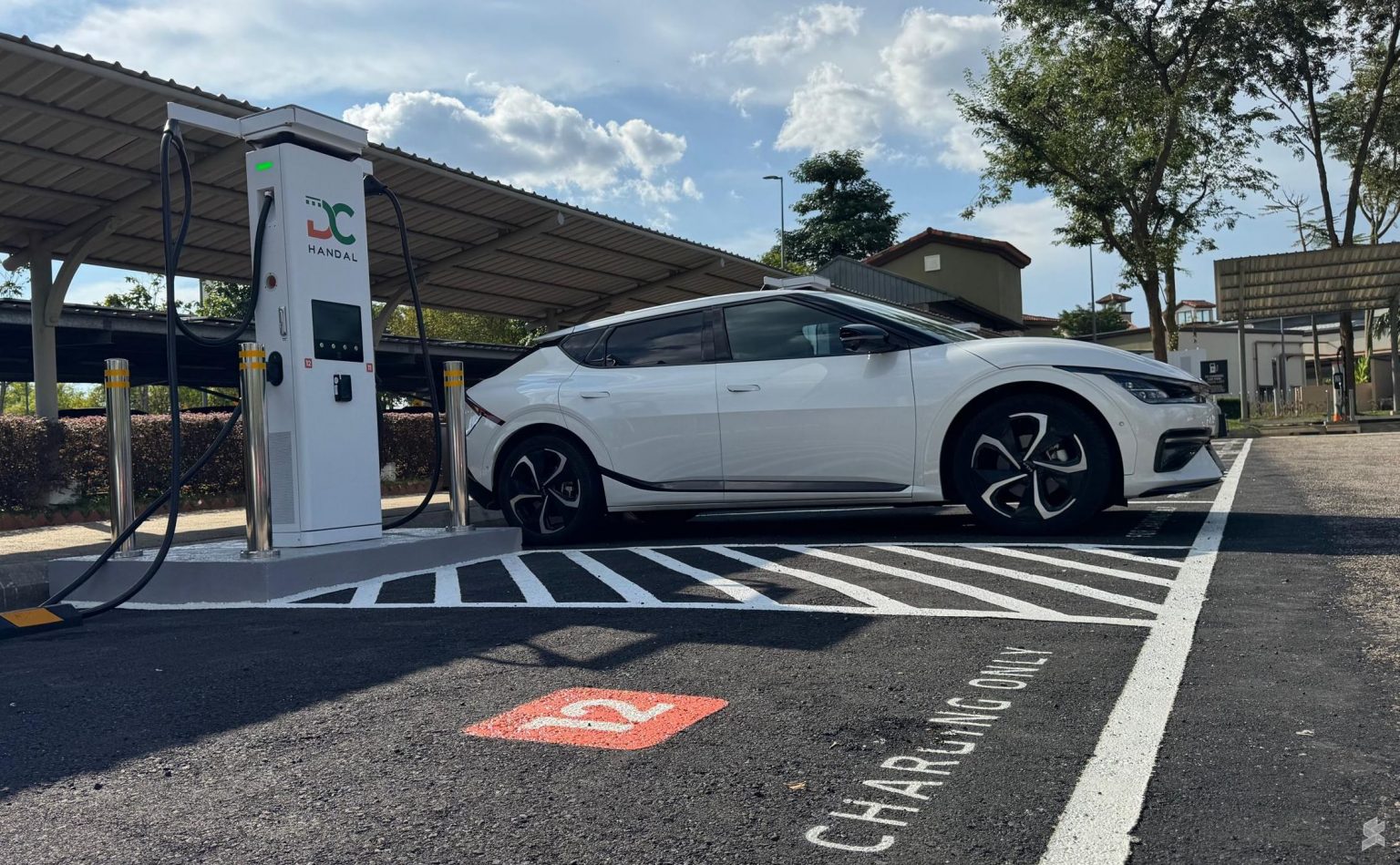 DC Handal 400kW Autel DC Chargers at Johor Premium Outlets