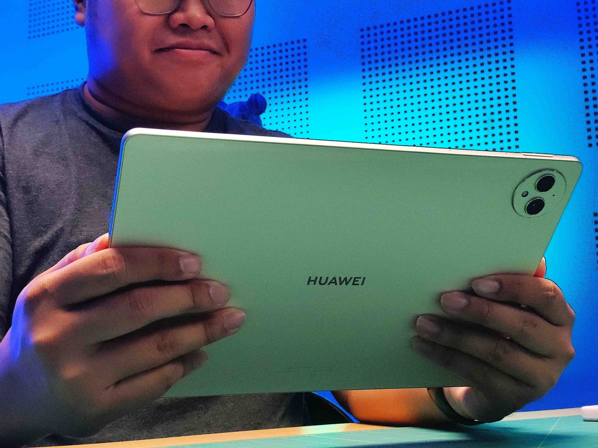 HUAWEI Matepad Pro 12.2-inch: For those looking for a laptop-like ...