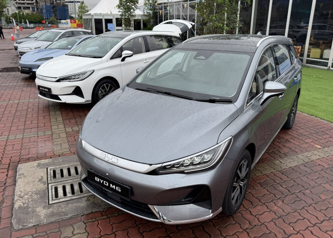 Grab Malaysia now offers BYD M6 electric MPV option from KLIA - SoyaCincau
