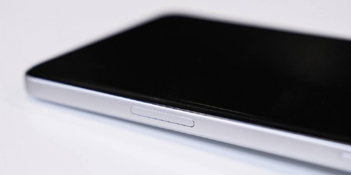 Oppo Find X8 series revealed with a camera shutter button