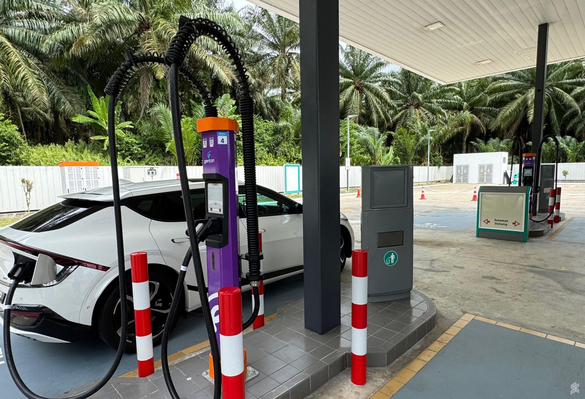 Gentari deploys 240kW DC Charger at NGV refuelling area in Petronas KLIA 2 - SoyaCincau
