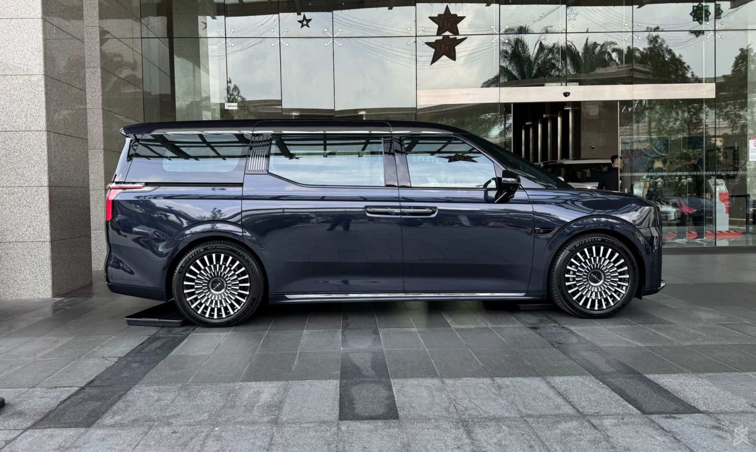 Zeekr 009 Malaysia: Official Launch price and features