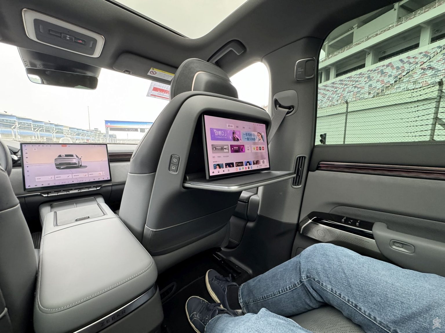 Zeekr 9X luxury SUV teased. Is this Geely's answer to the Rolls Royce Cullinan? - SoyaCincau