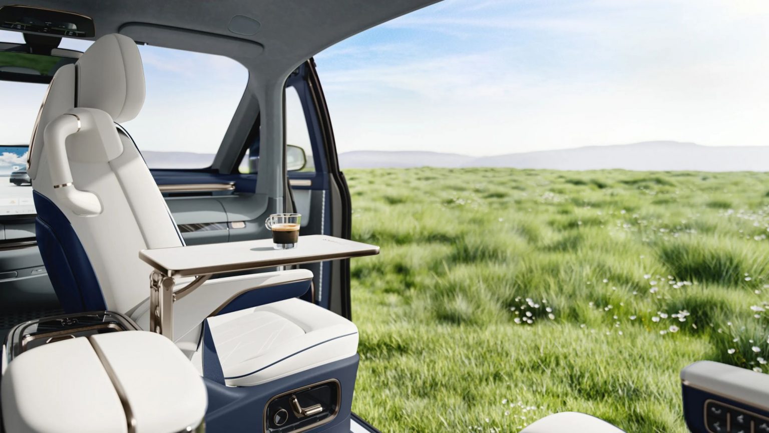 Zeekr Mix: Futuristic B-pillarless EV MPV, up to 702km range