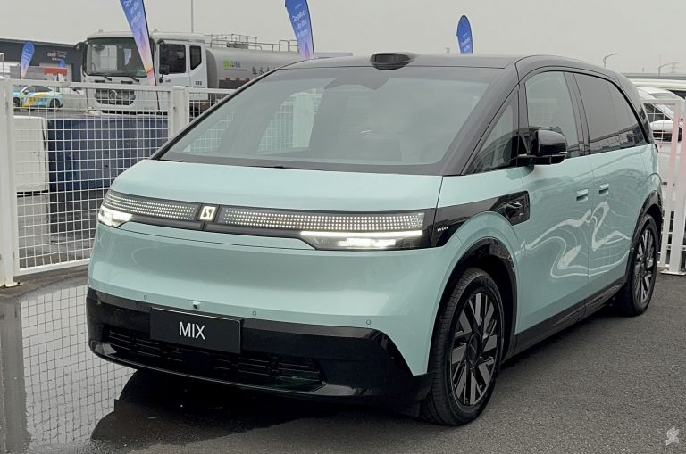 Zeekr Mix: Futuristic B-pillarless EV MPV, up to 702km range