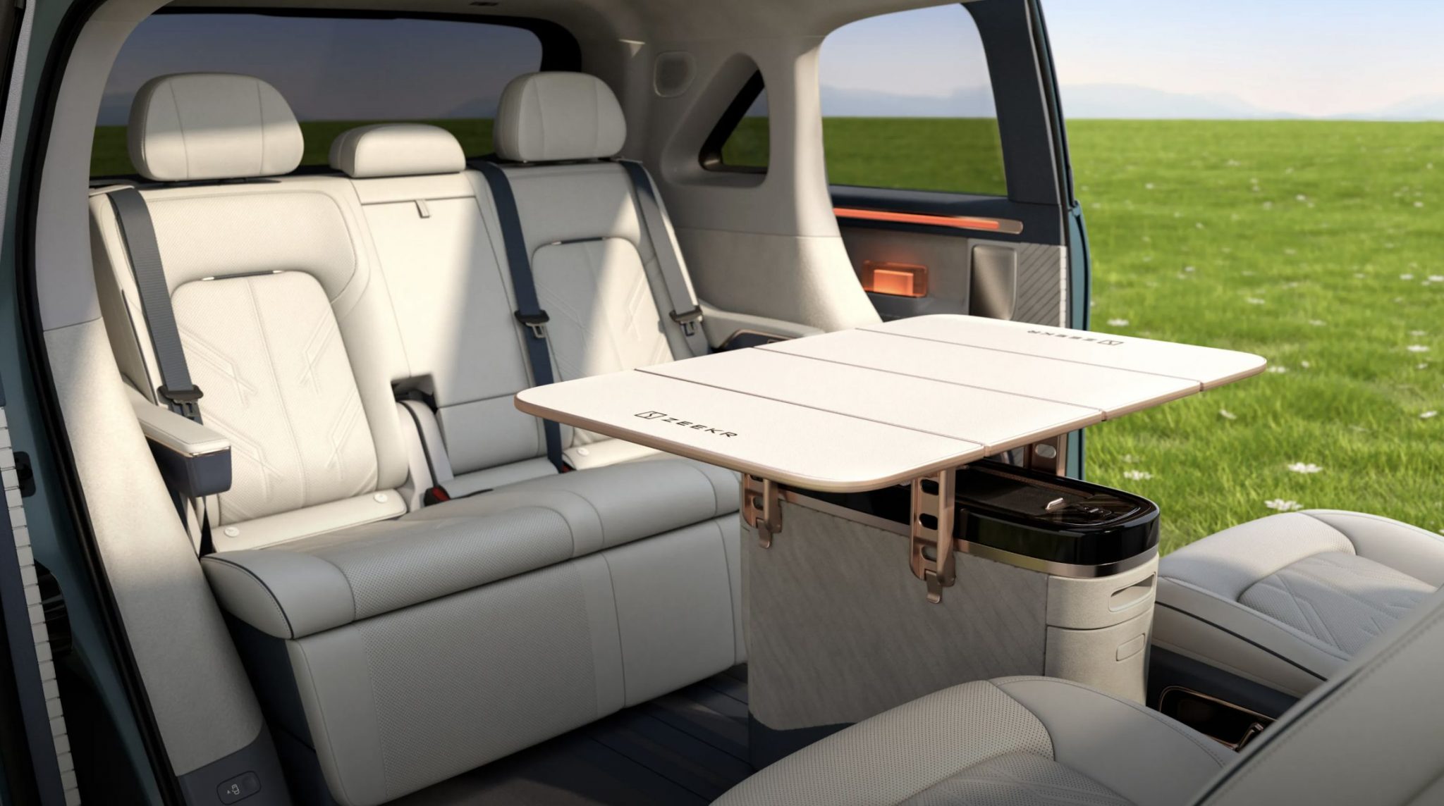 Zeekr Mix: Futuristic B-pillarless EV MPV, up to 702km range