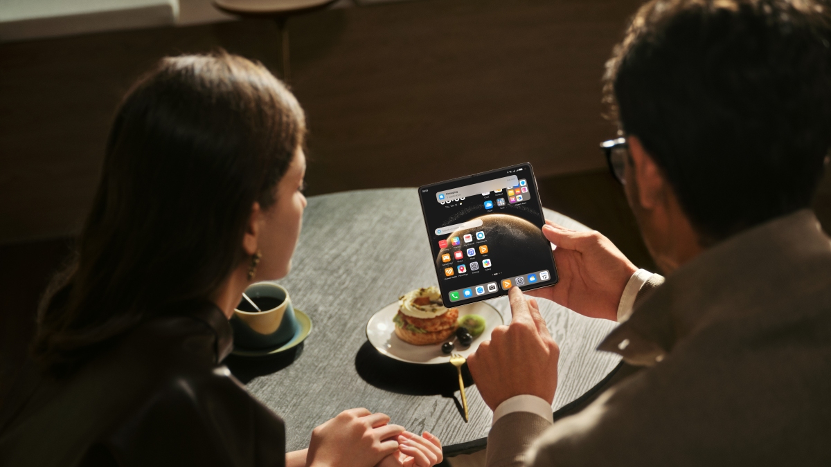 HUAWEI Mate X6: Durable Foldable Phone with Advanced Camera and 120Hz ...