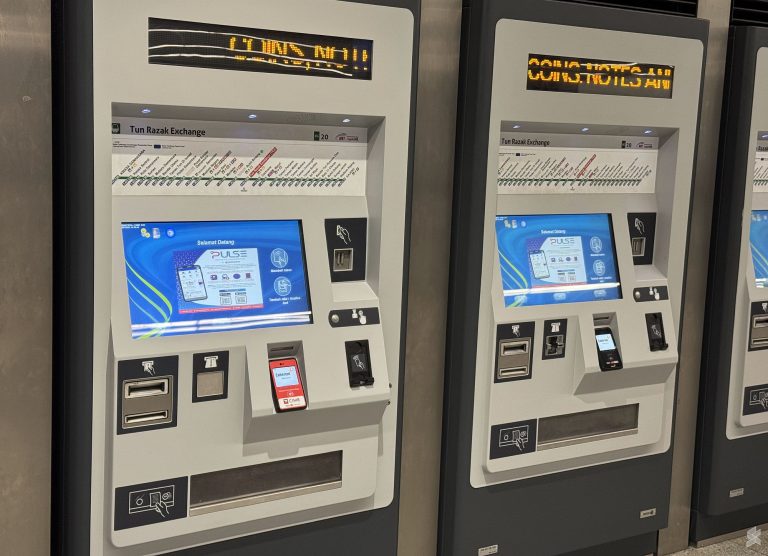 MRT Kajang Line accepts card payments at vending machines