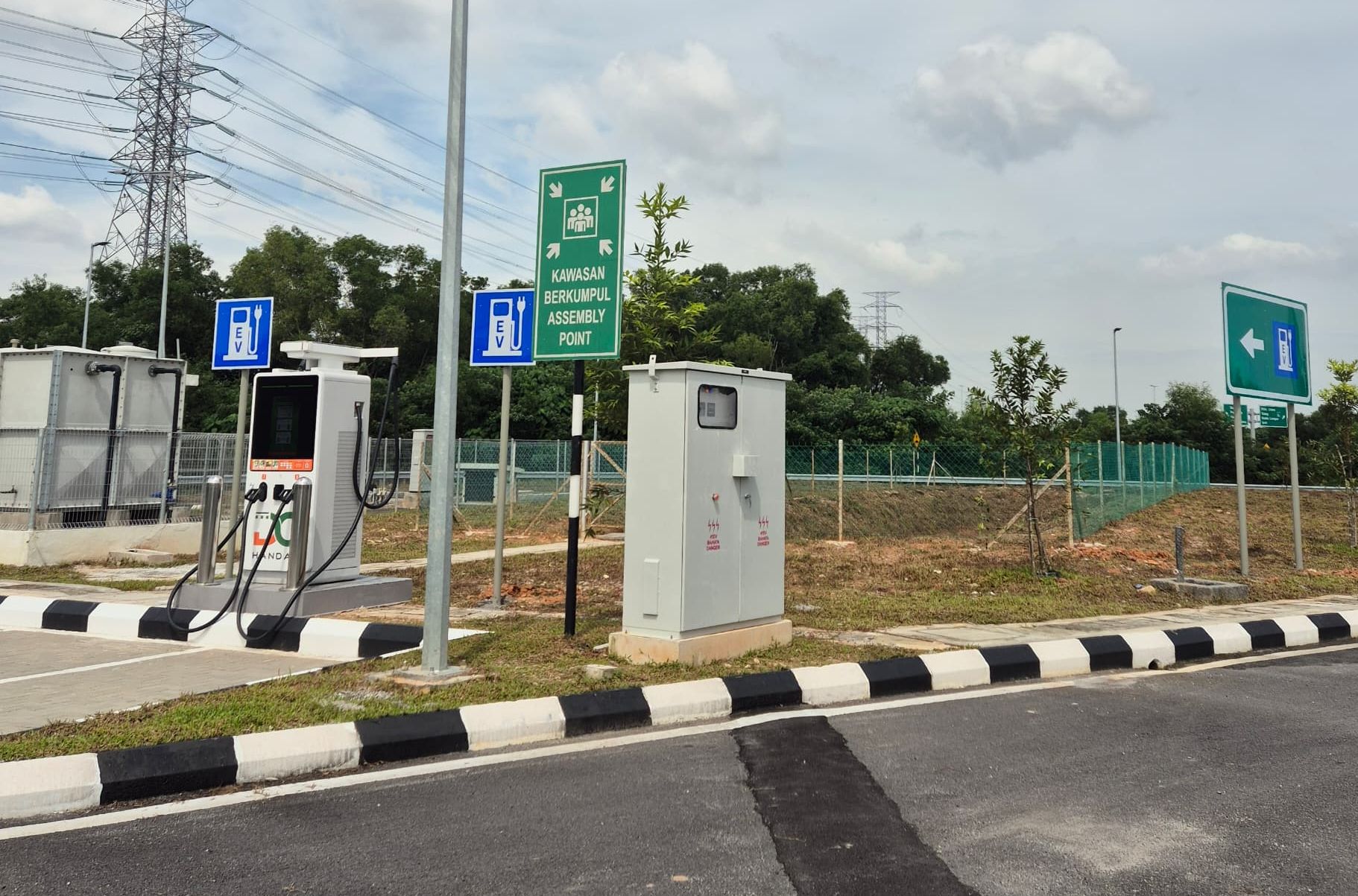 DC Handal deploys 240kW DC Charger at WCE SAE Toll Plaza