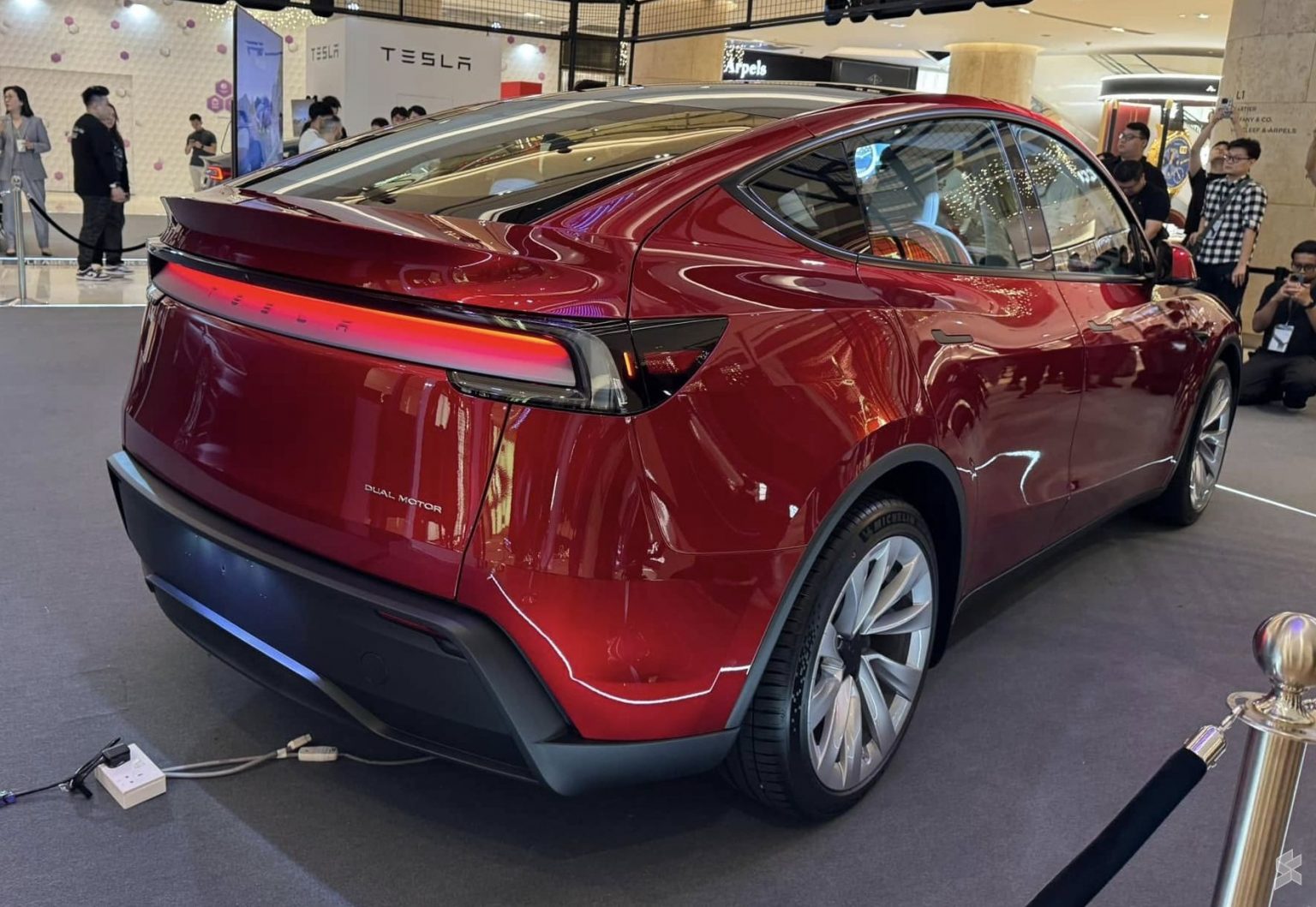 Tesla Model Y 2025 “Juniper” international RHD first look