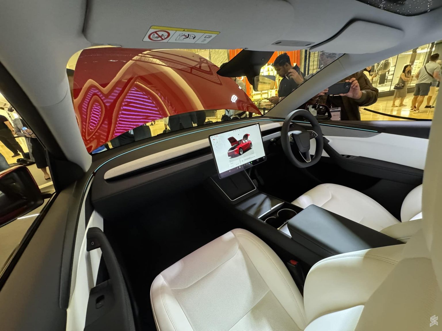 Tesla Model Y 2025 “Juniper” international RHD first look