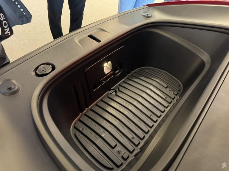 Tesla Model Y 2025 “Juniper” international RHD first look