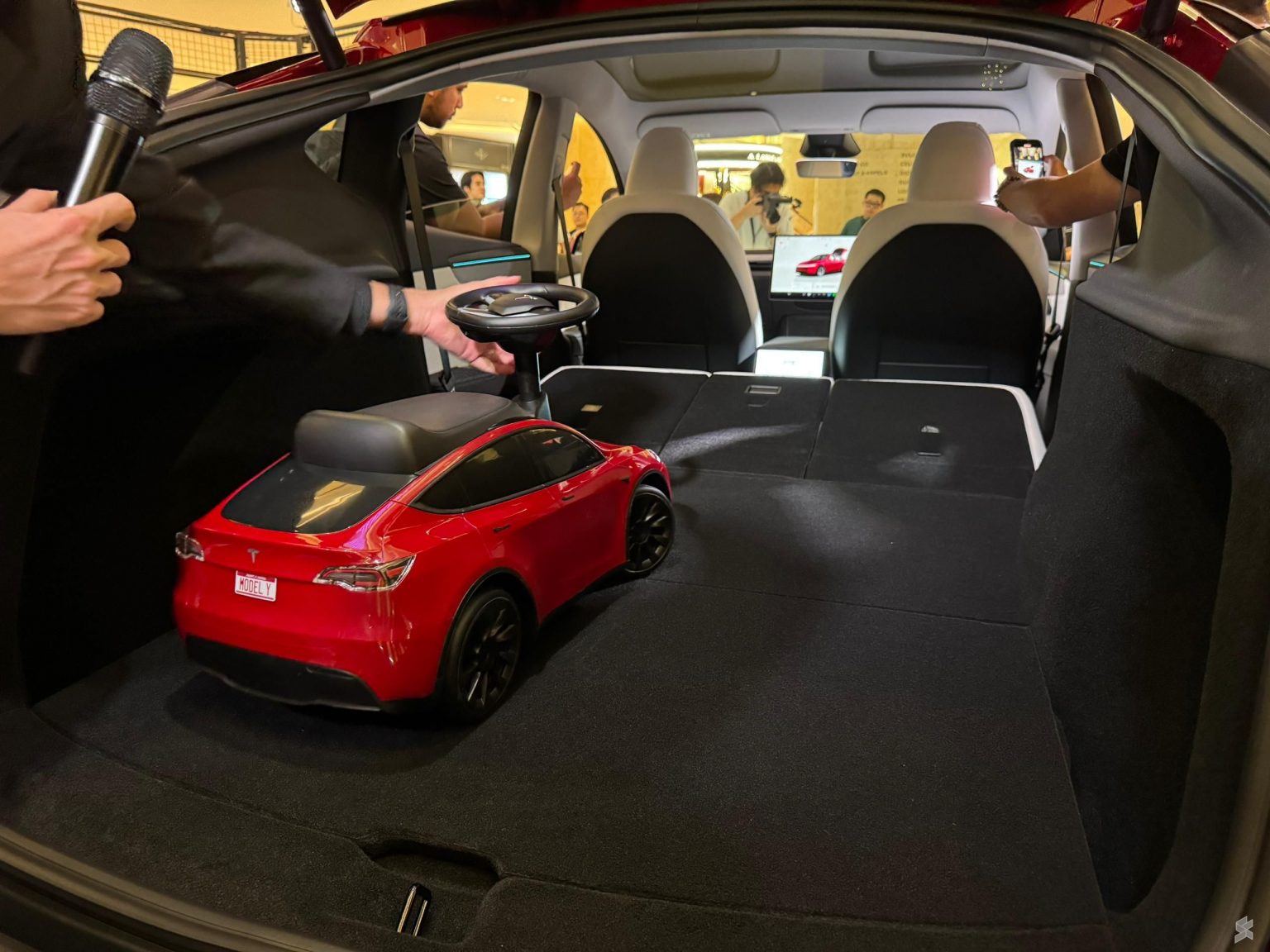 Tesla Model Y 2025 “Juniper” international RHD first look