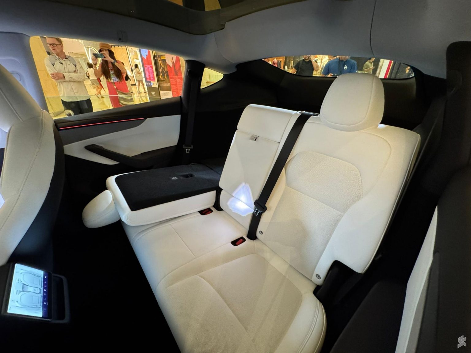 Tesla Model Y 2025 “Juniper” international RHD first look