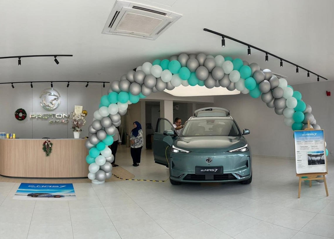 "proton x70 new model 2025" - SoyaCincau