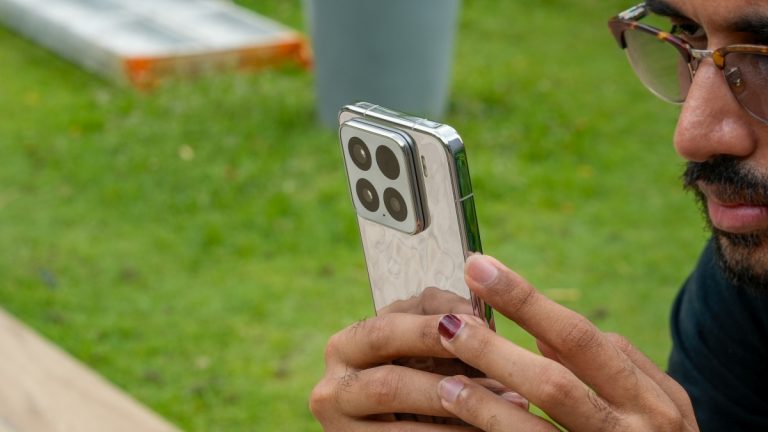 Xiaomi 15: Leica-Enhanced Camera and AI Tools Elevate Mobile Photography