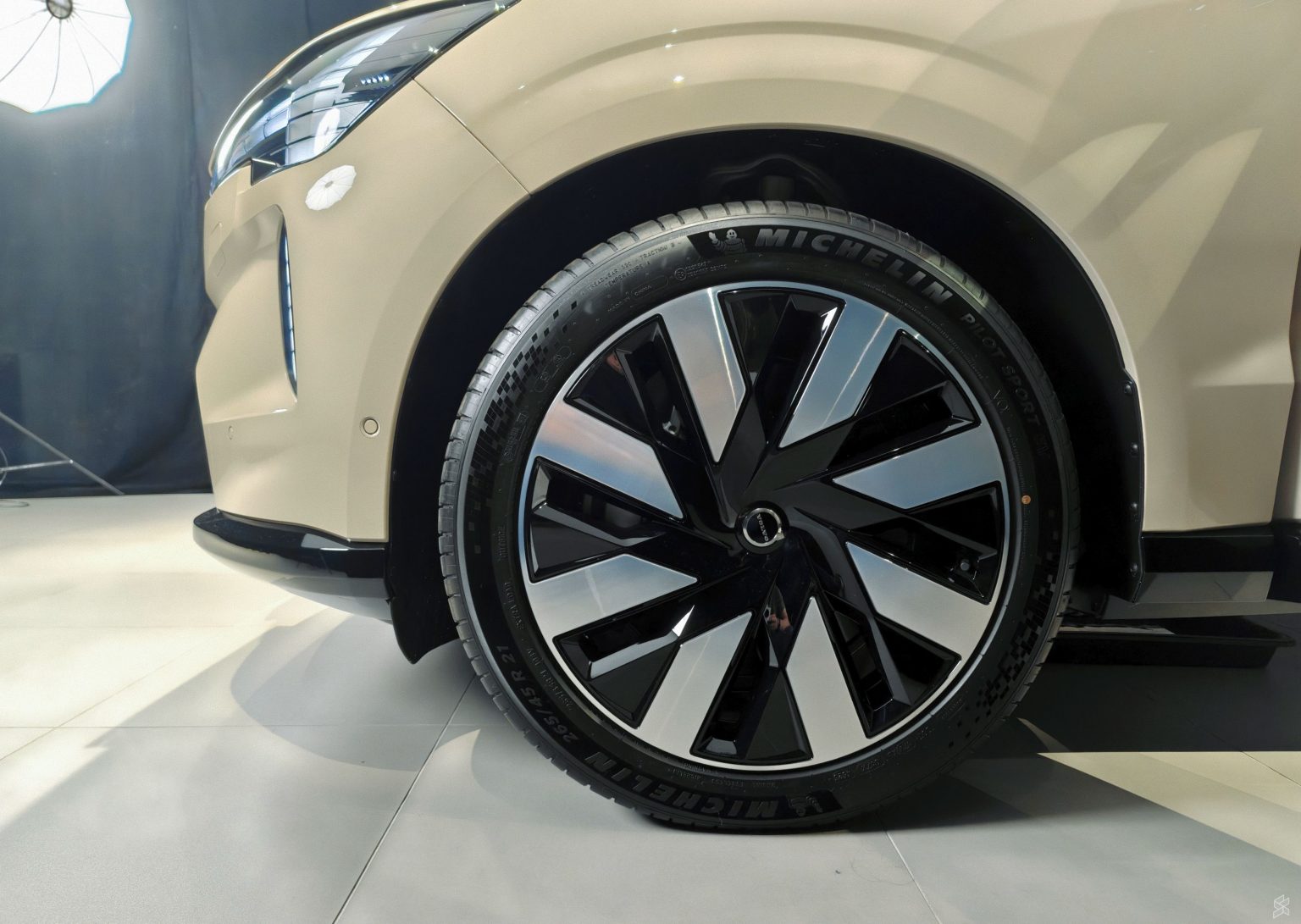 Volvo EX90 Malaysia First Look: 7-seater EV SUV, 600km range