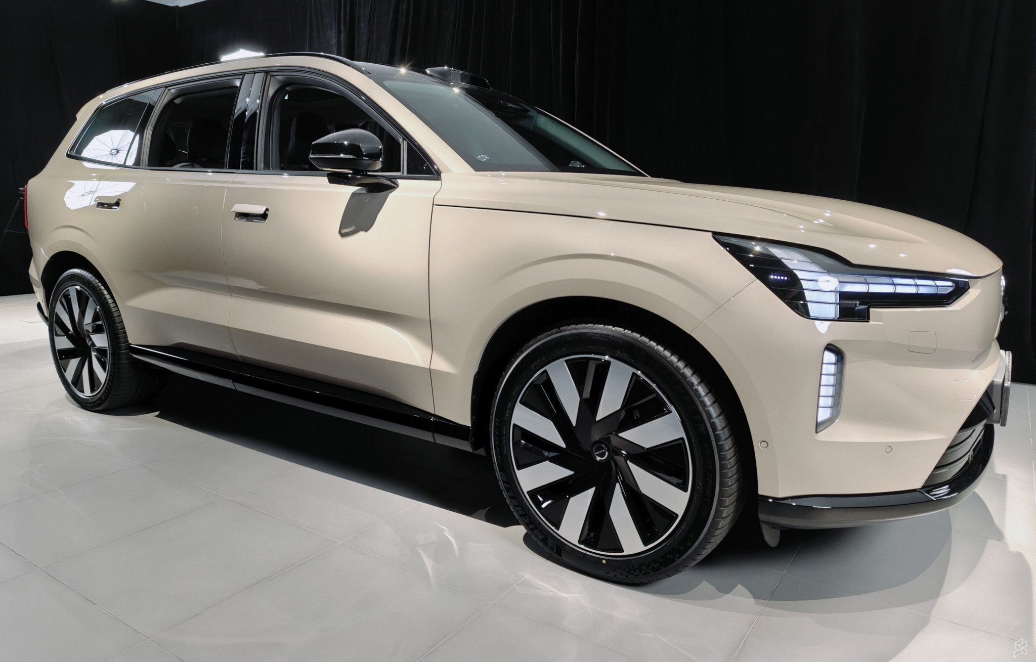 Volvo EX90 Malaysia First Look: 7-seater EV SUV, 600km range