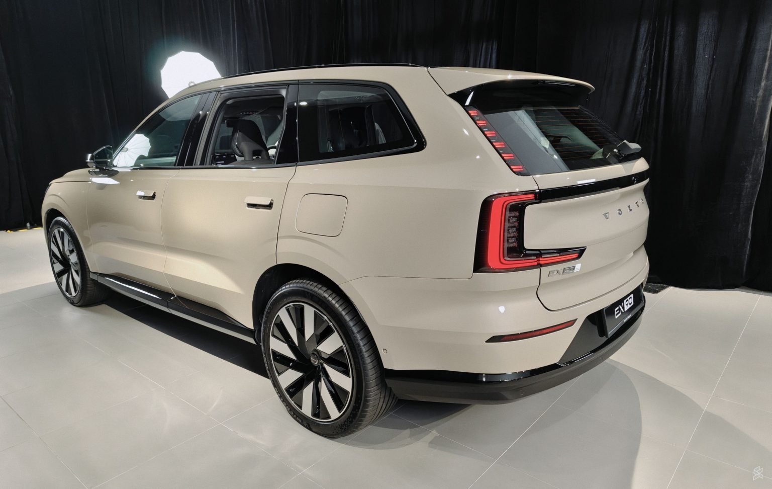 Volvo EX90 Malaysia First Look: 7-seater EV SUV, 600km range