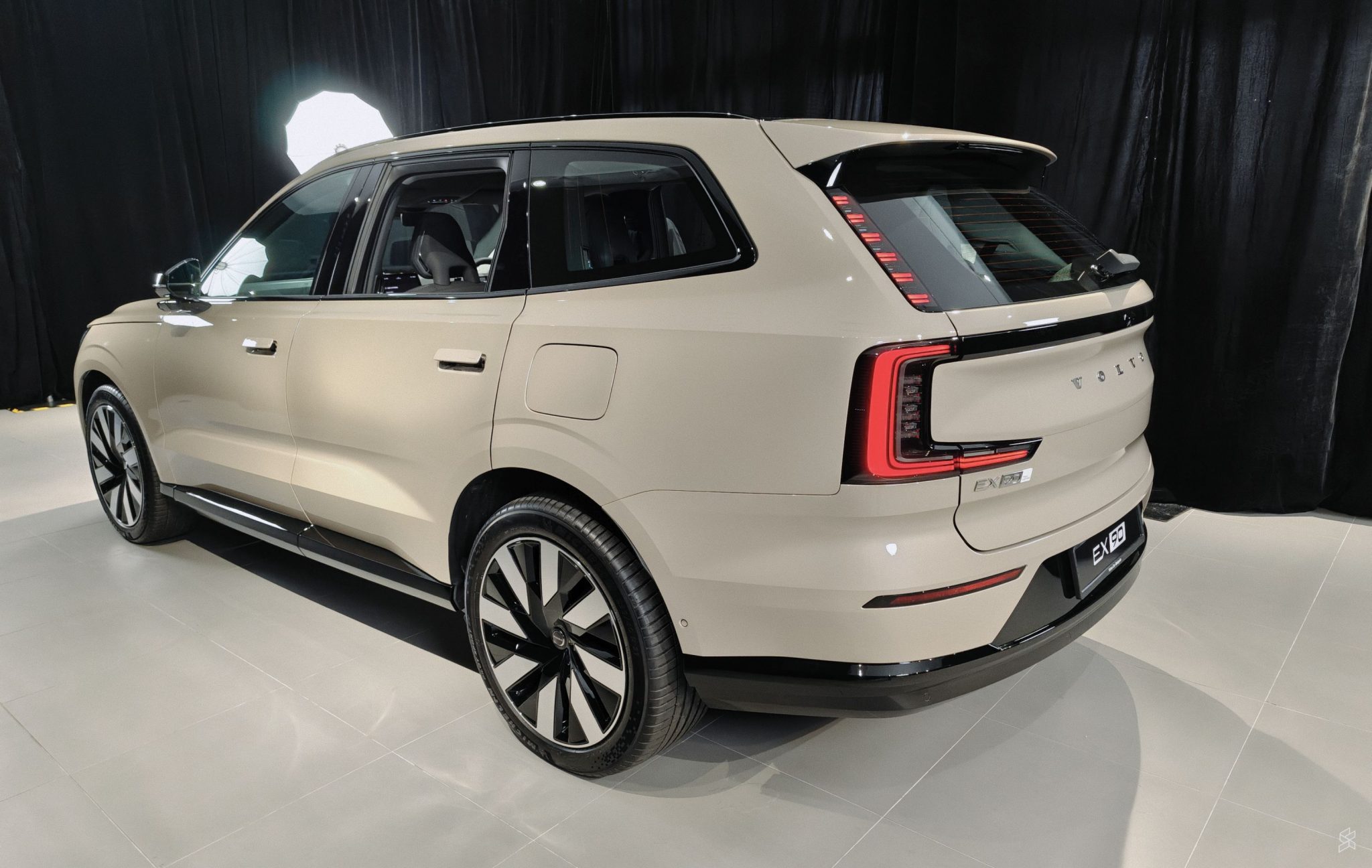 Volvo EX90 Malaysia First Look: 7-seater EV SUV, 600km range