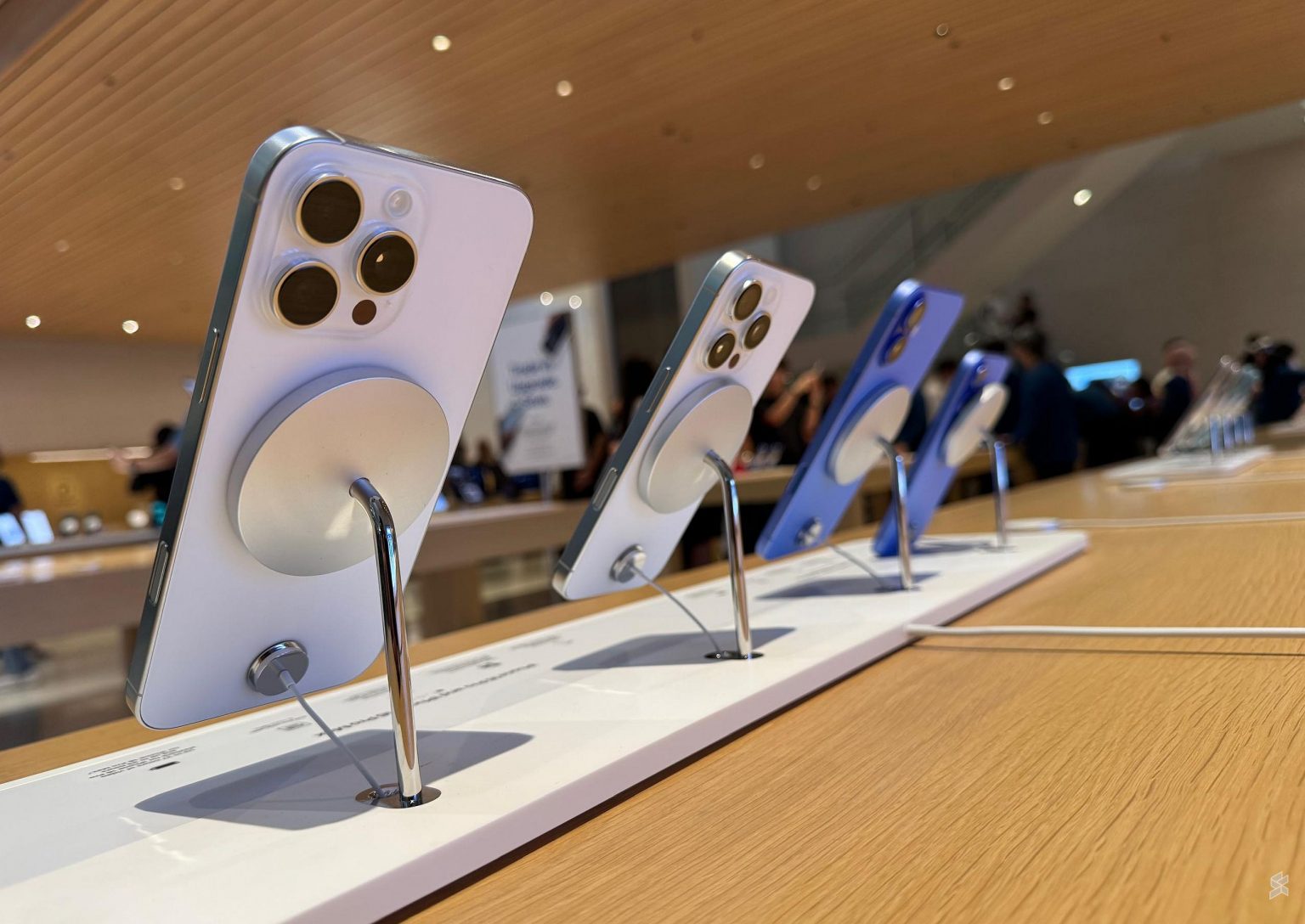 Tecno Camon 40 series debut at MWC 2025 - Up to 144Hz Full HD+ AMOLED ...