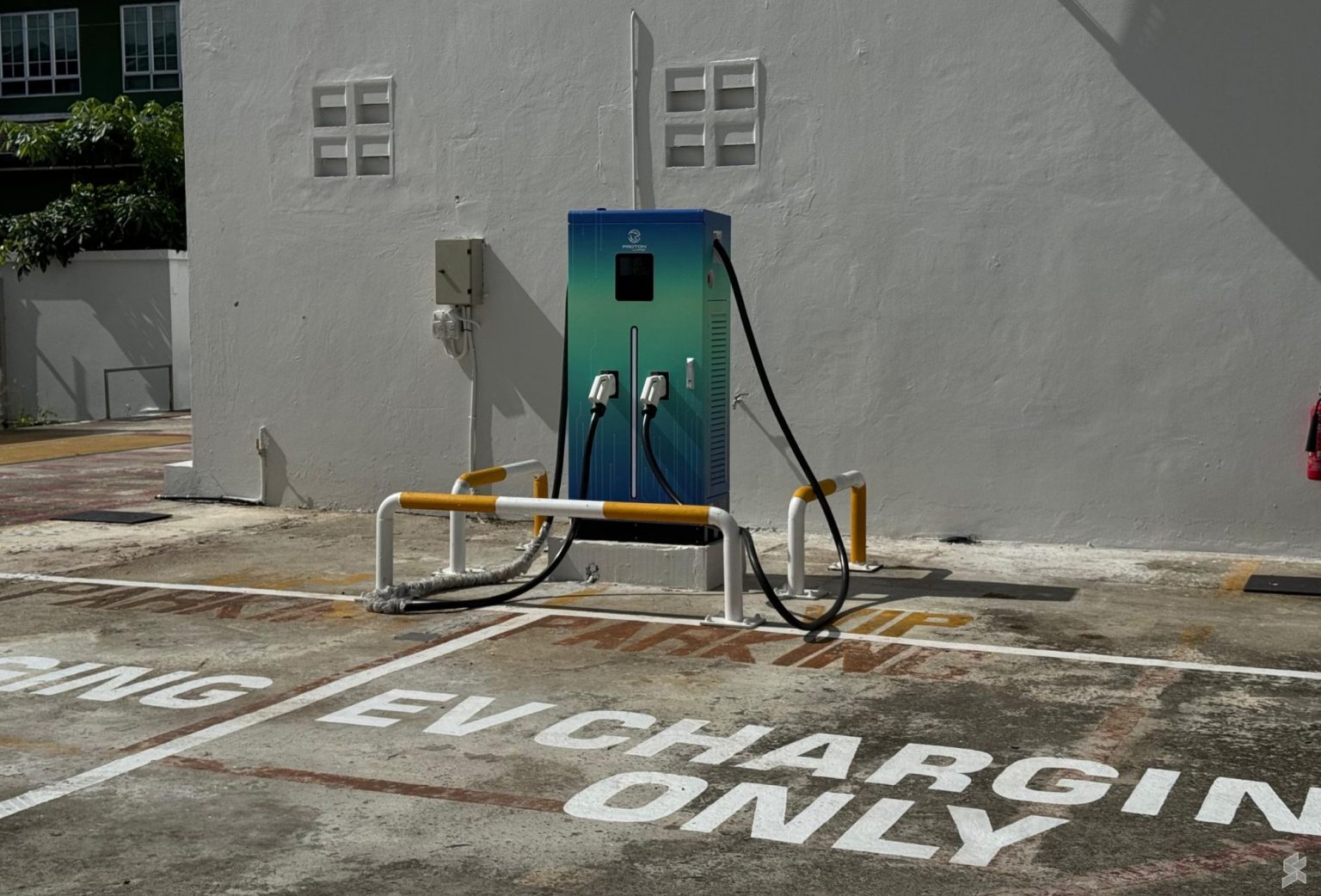60kW DC Chargers in Sibu: Proton eMAS and Kingwood Hotel