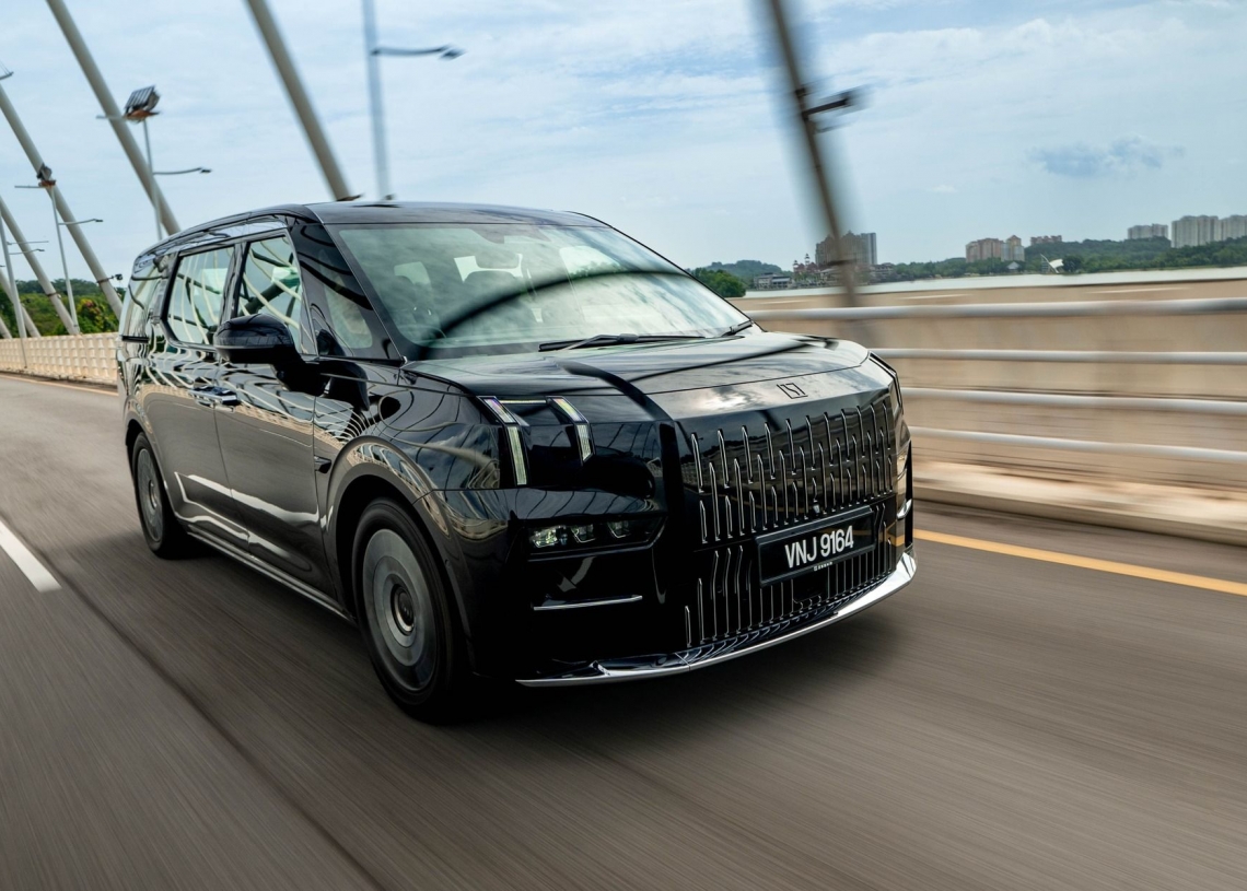 Zeekr 009 Executive introduced in Malaysia. FWD electric MPV, 604km range, estimated at RM310 ...