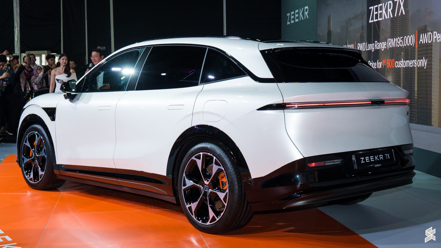 Zeekr 7X officially arrived in Malaysia. Tesla Model Y killer priced ...