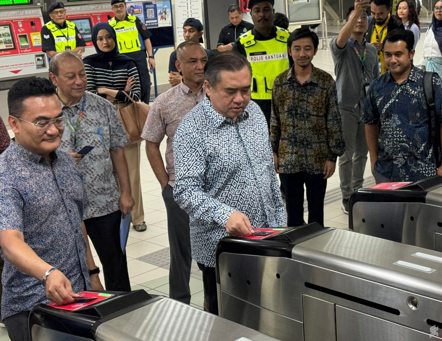 No queue with TNG: Rapid KL My50 unlimited ride Travel Pass can be ...