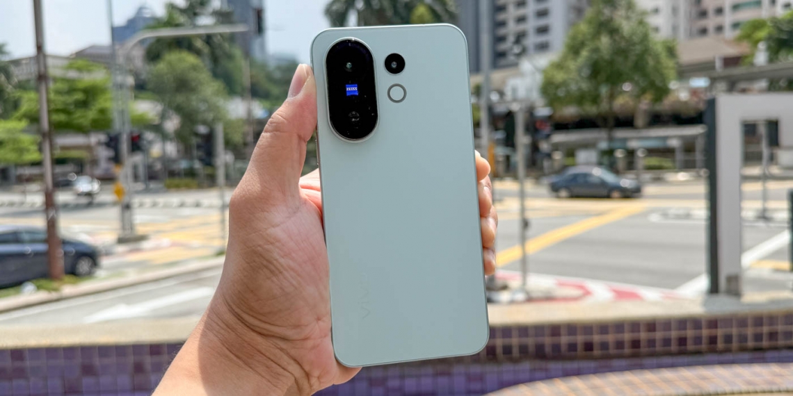 vivo X200 FE now official in Malaysia, priced at RM3,199