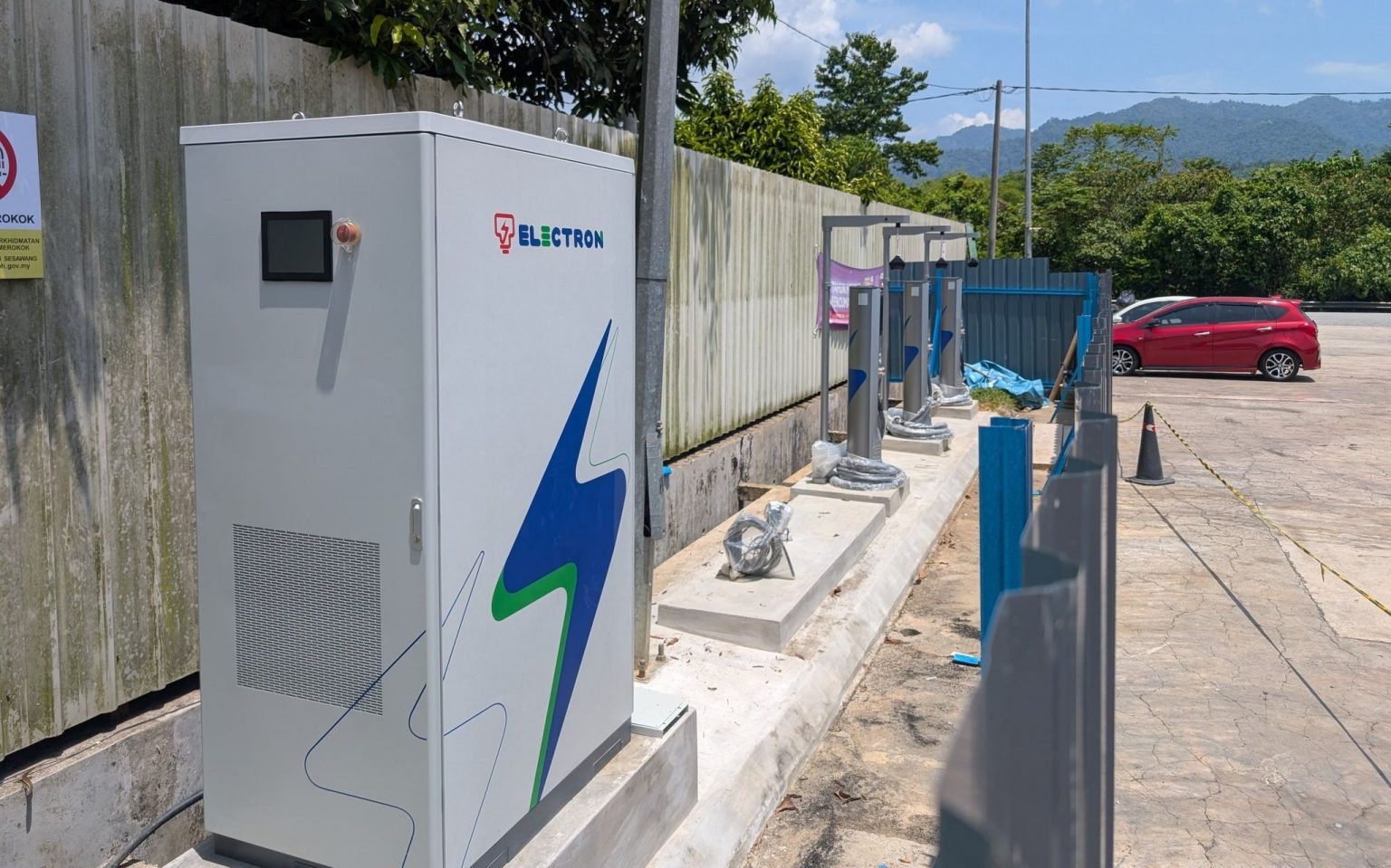 Upcoming TNB Electron EV charging station spotted in Jeli, Kelantan ...