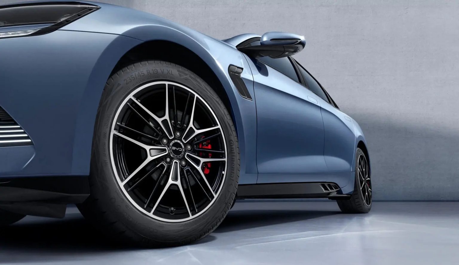 Updated 2025 BYD Seal teased for Malaysia: New wheels, DiSus-C adaptive ...