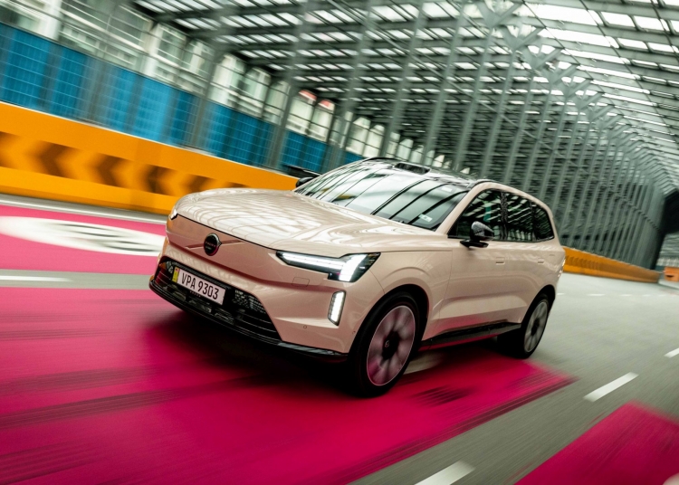 Volvo EX90 Review - SoyaCincau