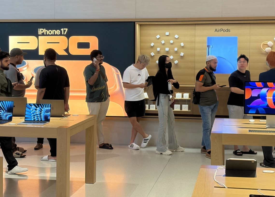 Poco C40 Malaysia: Poco's new sub-RM500 phone runs on an unusual ...