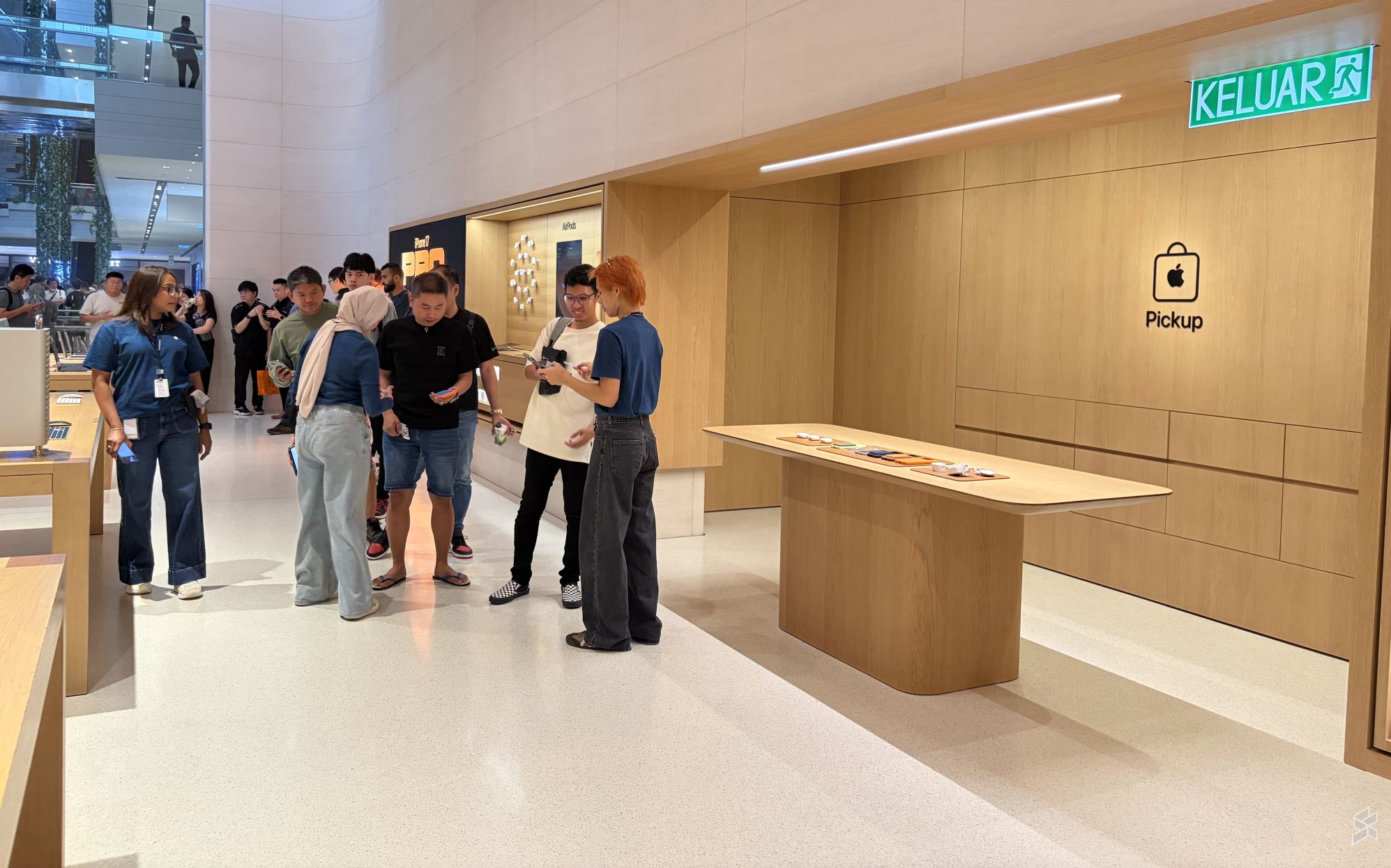 iPhone 17 officially launched at Apple Store in Malaysia