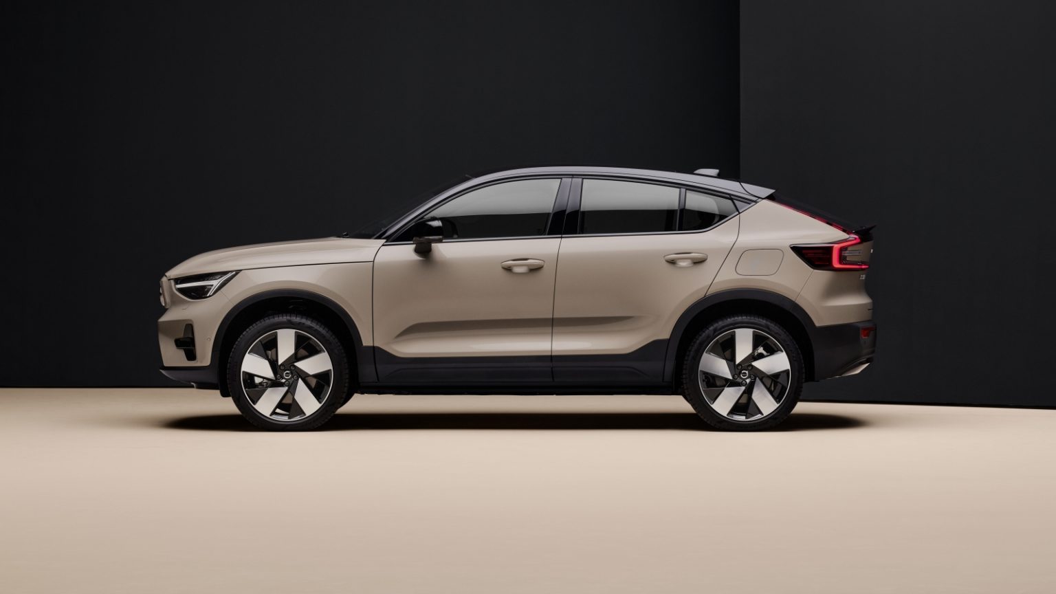 Volvo EC40 Single Motor launched in Malaysia, RWD EV with 488 km range ...