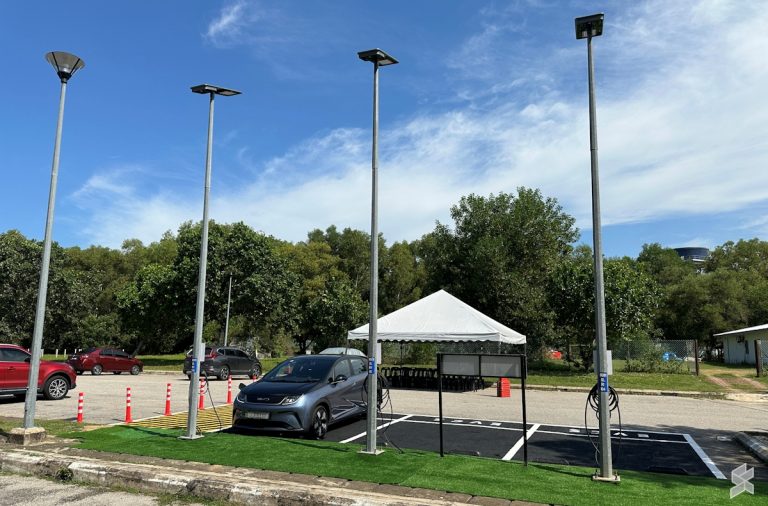 Malaysia’s first lamp pole EV chargers are now live at UMPSA Pekan ...