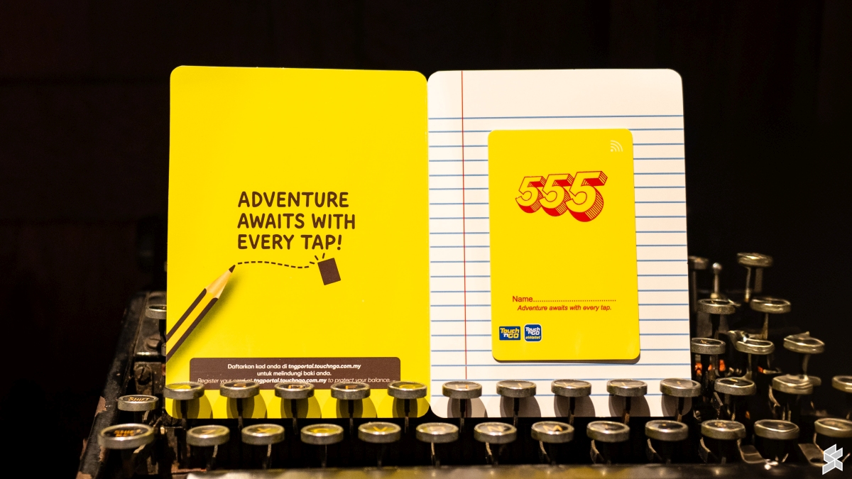 Buku 555 Touch ’n Go Card & Charm: First TNG You Can Scribble On