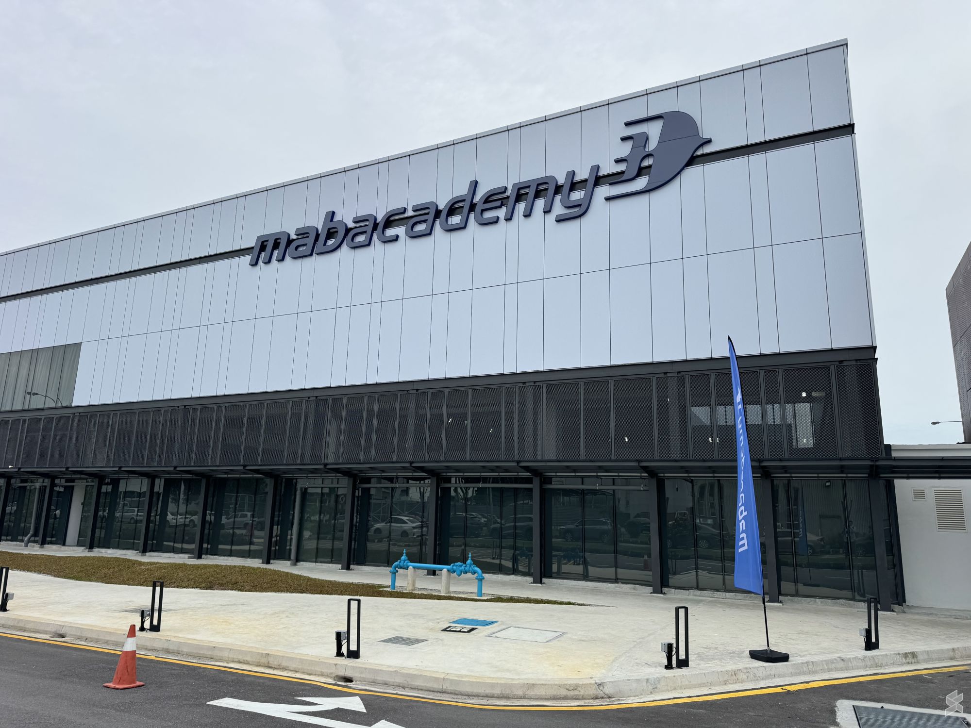 Polis siasat kes anggota tampar penunggang motosikal di stesen minyak