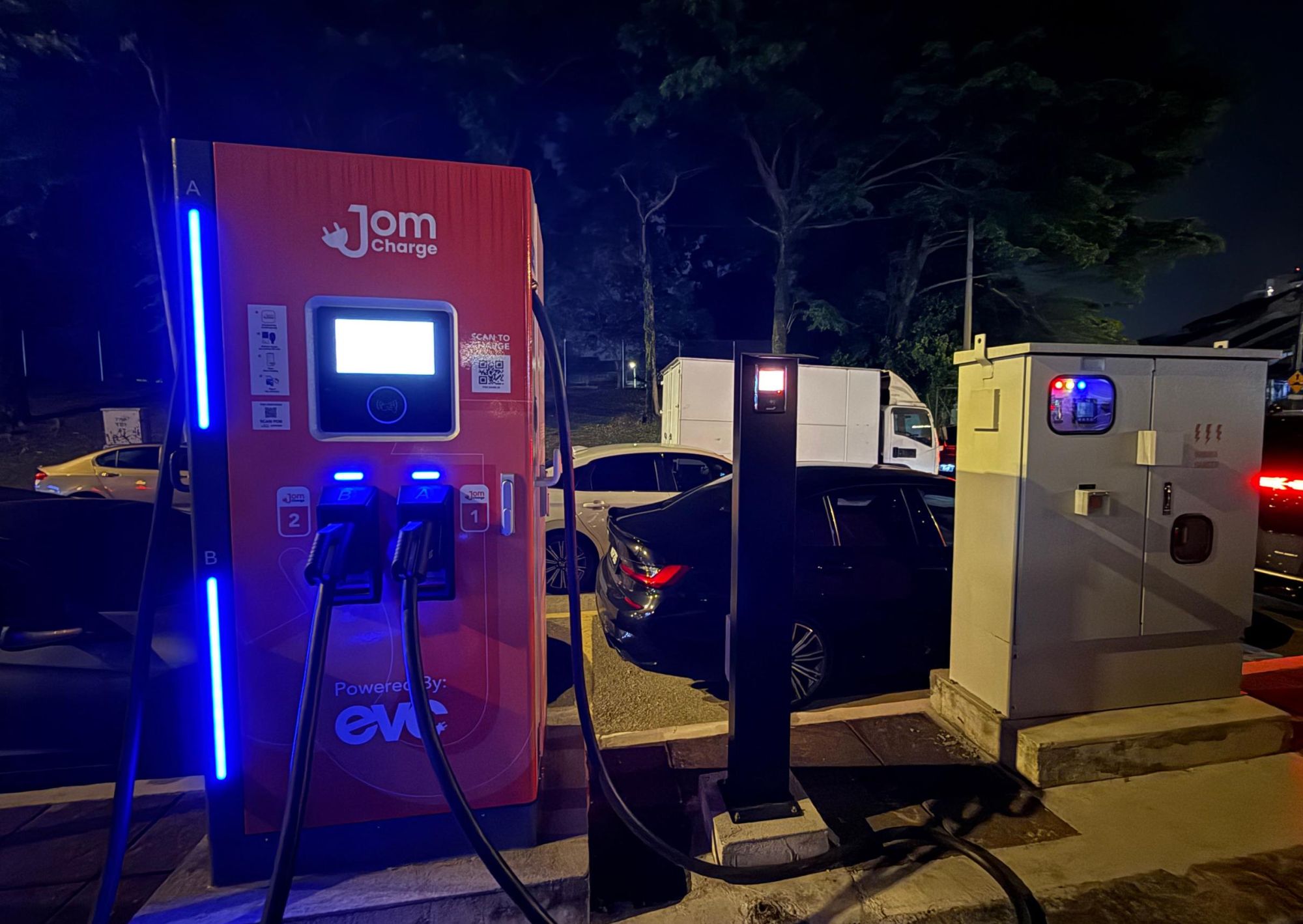 JomCharge x DBKL offers 50% off EV Charging at TTDI Cafe Bistrot David ...